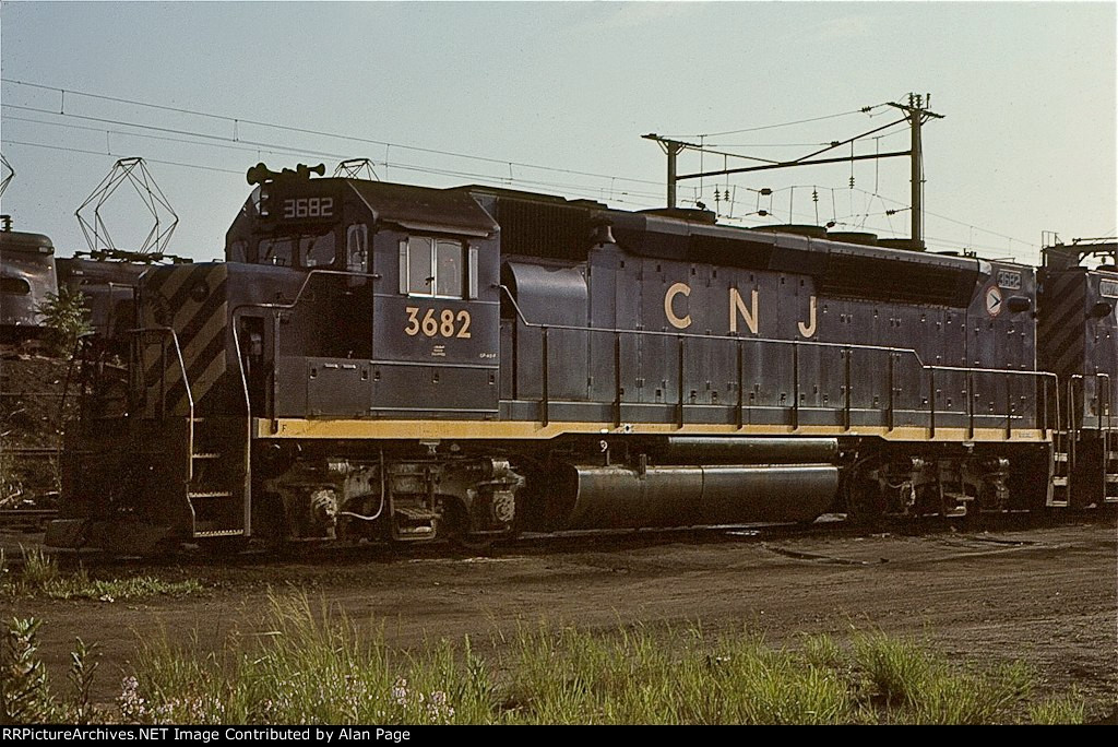 Former CNJ GP40P 3682